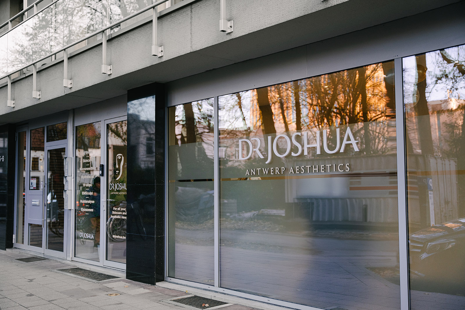 Onze Kliniek - Dr Joshua